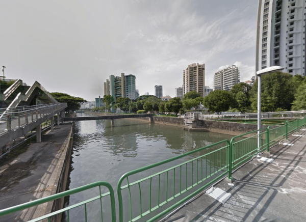 Woman Tries To Jump Into Kallang River Again After Getting Rescued ...