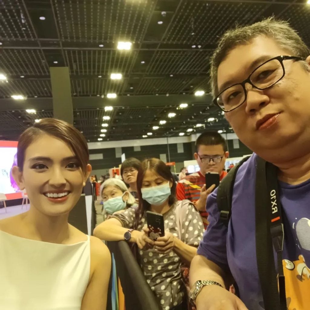 S'porean Who Famously Hugged Cosplayer In 2017 Opens Up About Schizophrenia & His Dreams