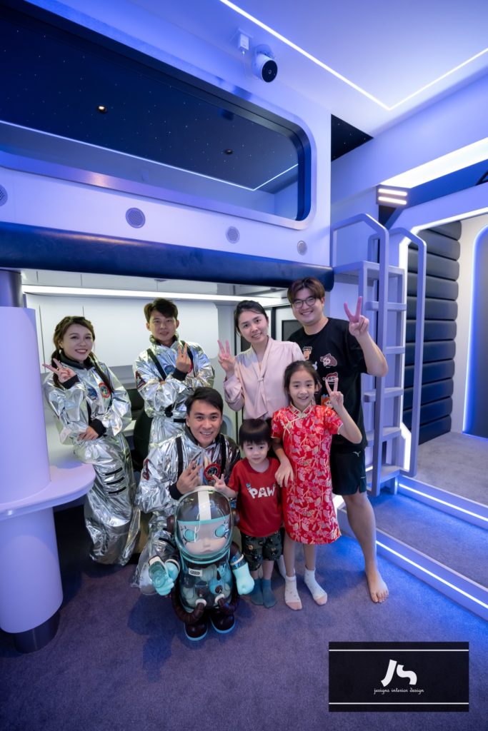 Geylang Condo Room Renovated With Space Capsule Design, Now Looks ...