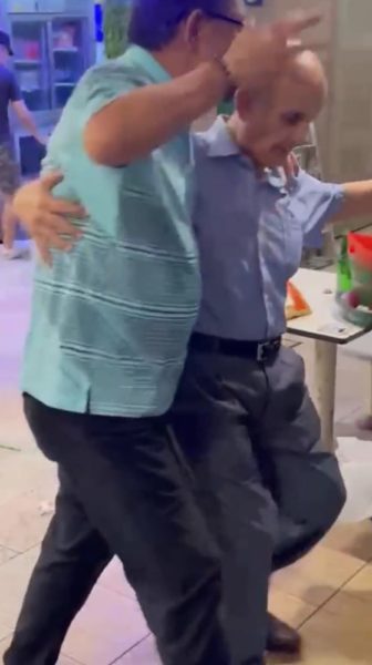 Elderly Uncles Sing & Dance At S'pore Hawker Centre, Heartwarming Sight ...