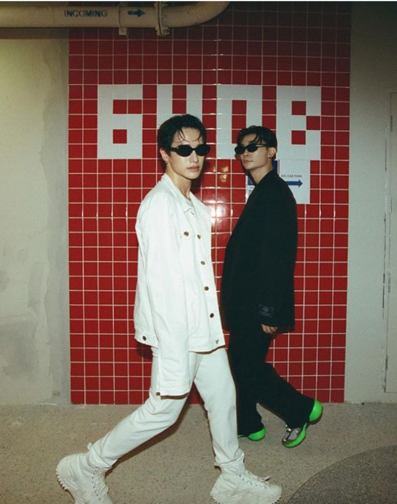 Photographer Showcases Half-Red Tampines BTO Lobby In Photoshoot, Says ...