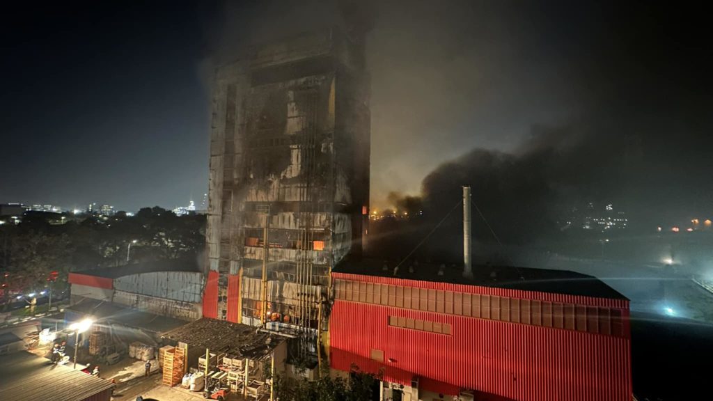 Fire Engulfs Buildings In Tuas South On 13 Mar, 2 Workers Sustain Minor ...