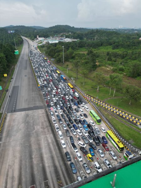 Motorists Face Massive Jam At Tuas Second Link On 2 Apr, 7-Hour Waiting ...