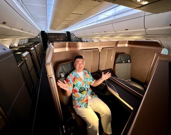 Taiwan Airline Pilot Allows Influencer Into Cockpit Before Flight ...