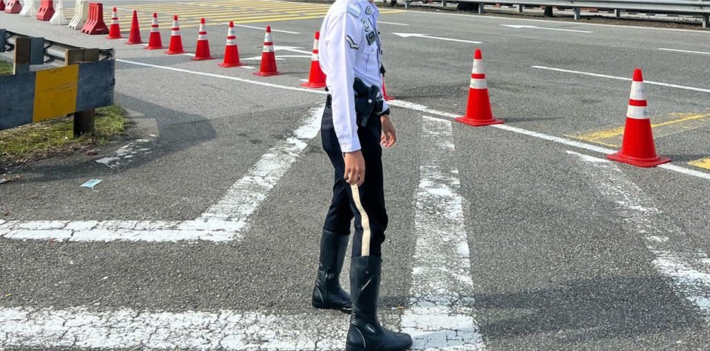 Vehicles Cutting Queue At Tuas Checkpoint Will Be Sent Back To S'pore ...