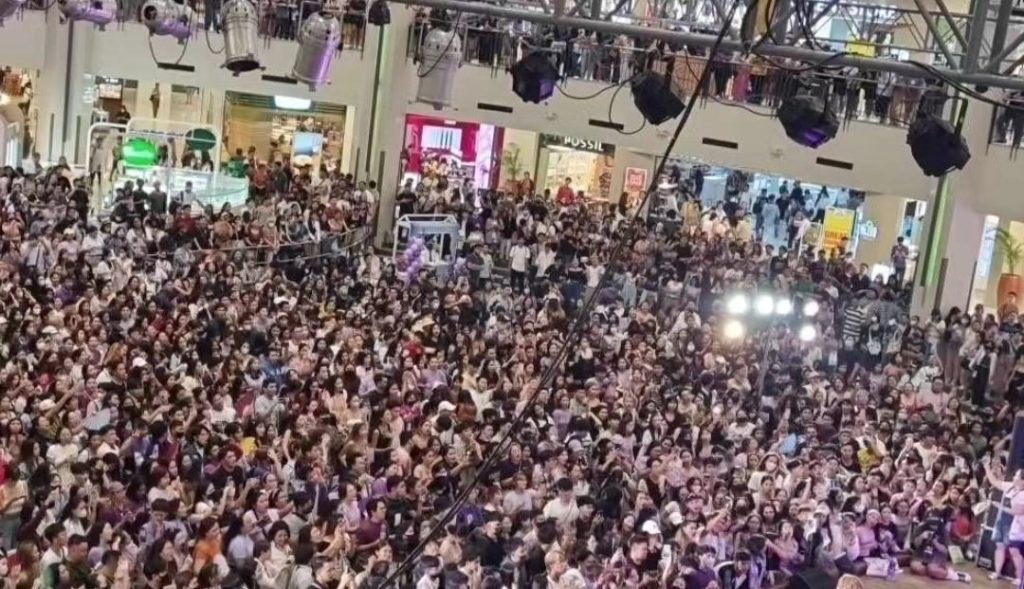 Taylor Sheesh Performs To Thousands In Manila Mall, Will Be Attending ...