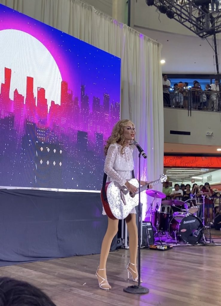 Taylor Sheesh Performs To Thousands In Manila Mall, Will Be Attending ...