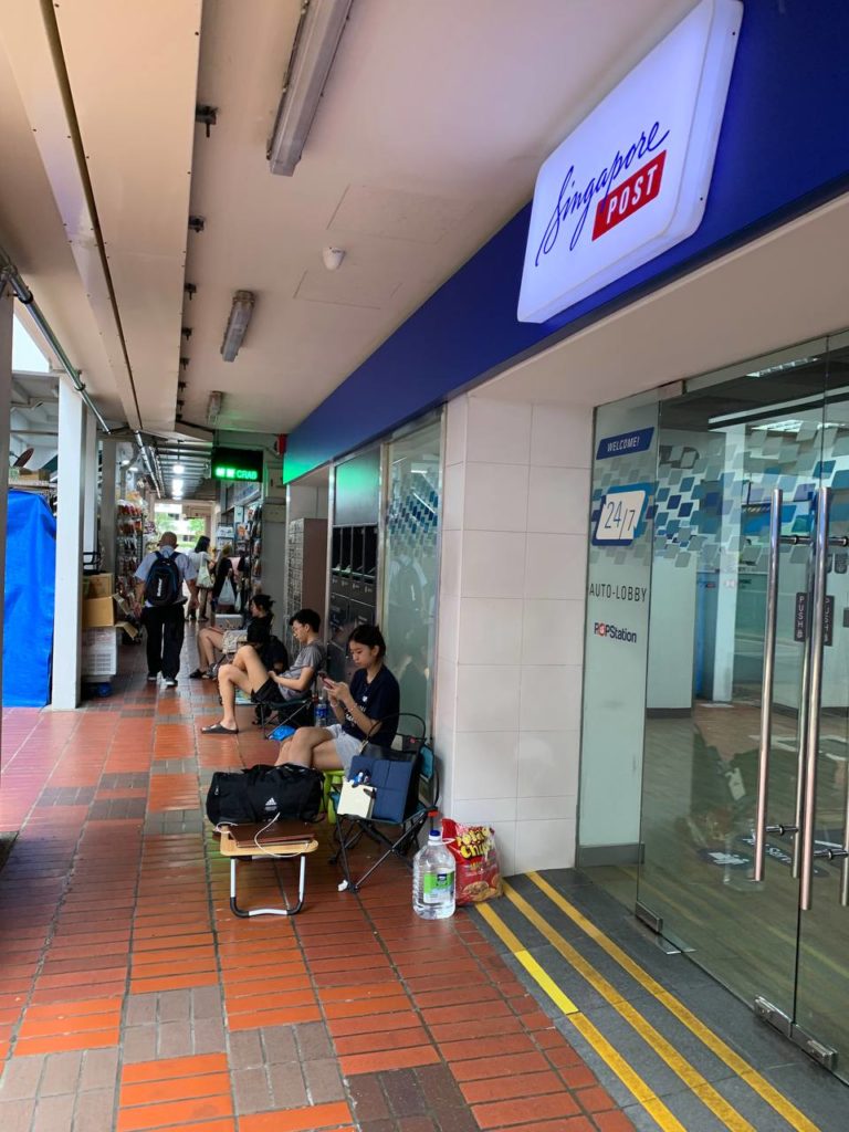 Fans Start Queueing At SingPost Outlets 48 Hours Ahead Of Taylor Swift ...