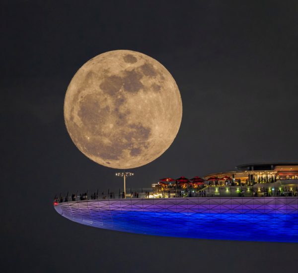Supermoon Looms Majestically Over MBS, Photographer Waited About 2 Hours For Perfect Shot