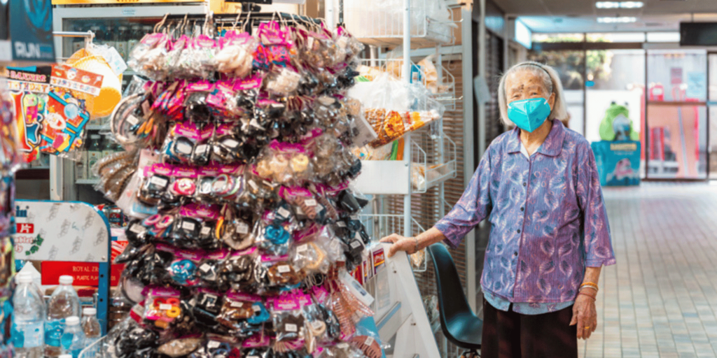 101-Year-Old Ah Ma Runs Beauty World Mama Shop To Stay Active, Only ...