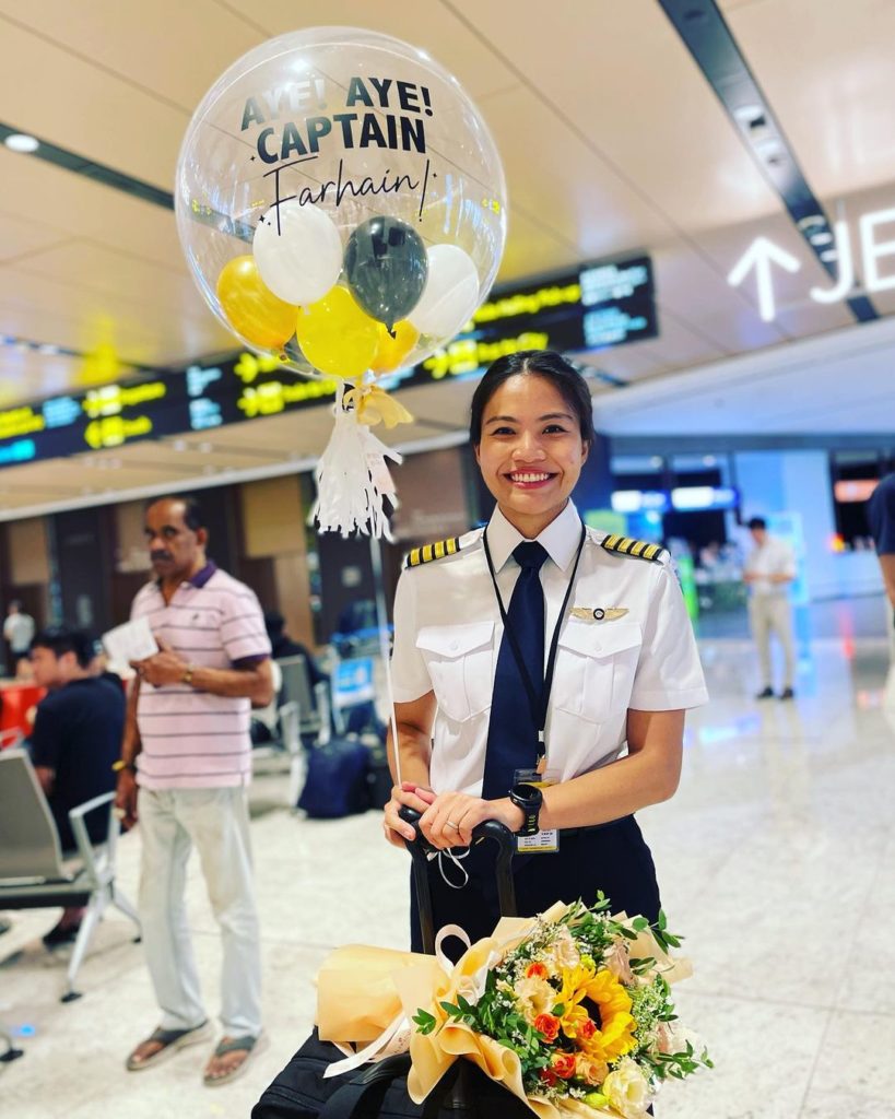 1st S’pore Malay Female Commercial Pilot Promoted To Captain, Receives ...