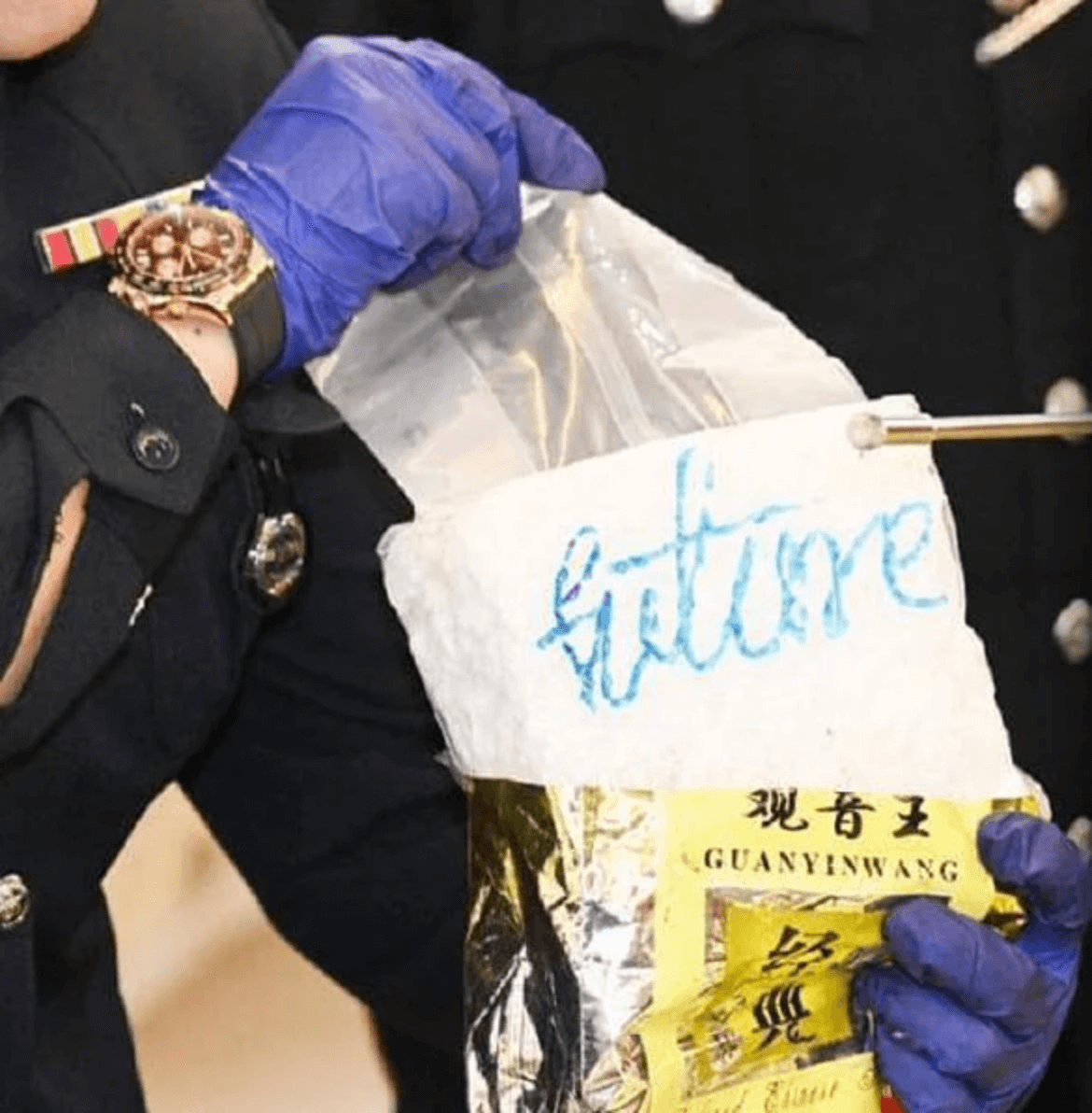 M'sia Police Officer Allegedly Wears S$58K Rolex On Duty, It Turns Out ...