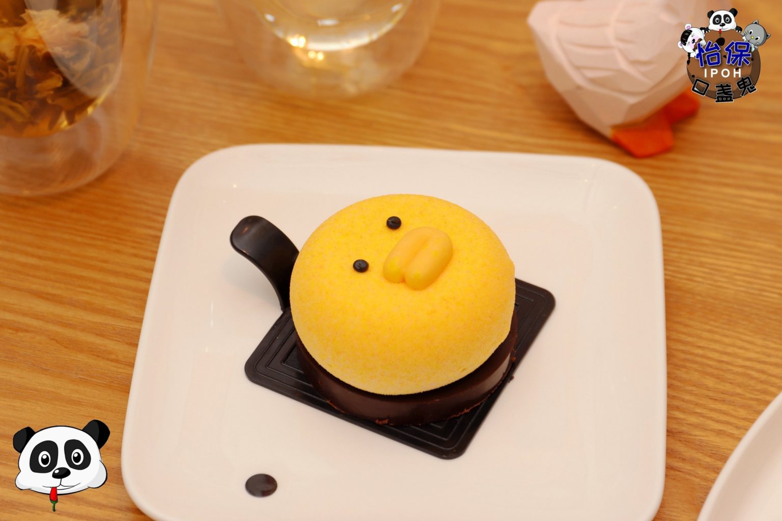 Café In Ipoh Lets You Cuddle With Fluffy Ducks Over Coffee & Breakfast