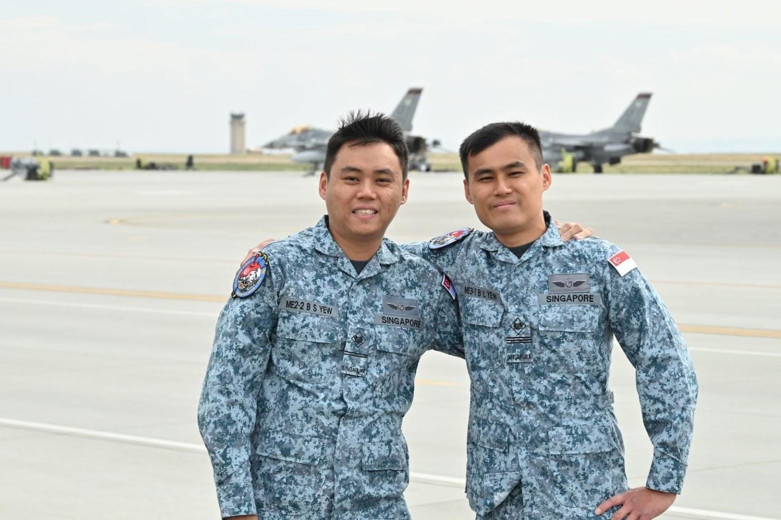 S’porean ‘Copies’ Brother To Join RSAF, Now Bros In Arms In SAF ...