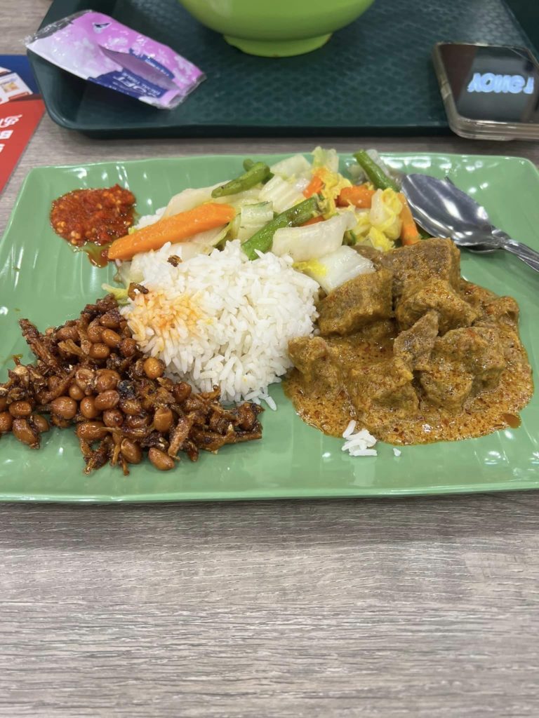 Diner Charged S$12 For Nasi Padang At Jurong Food Court, Beef Rendang ...