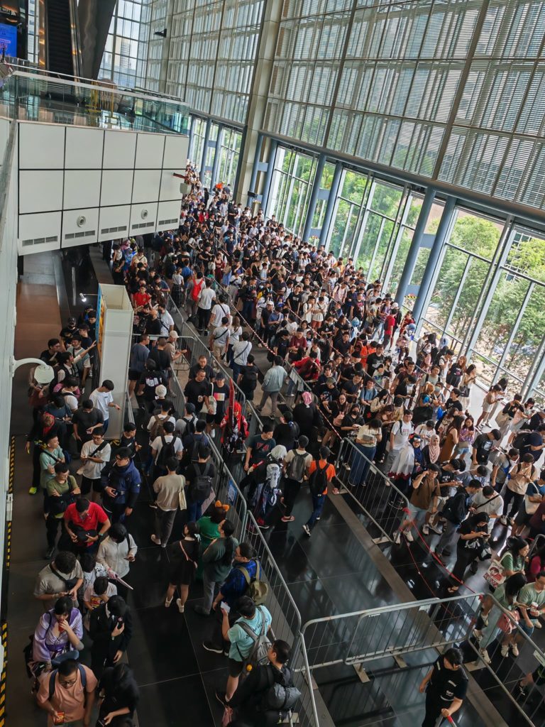 Suntec Anime Festival Sees Large Crowd On 25 Nov But Waiting Time ...