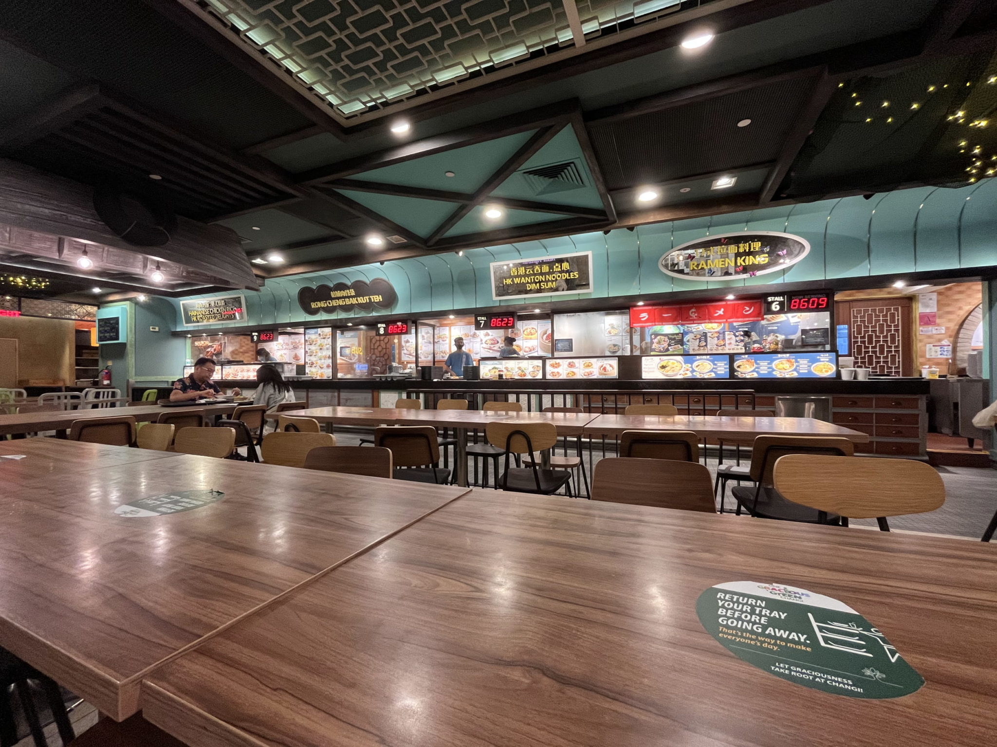 Changi Airport T2 Has 19 24-Hour Food & Drink Options For Supper ...