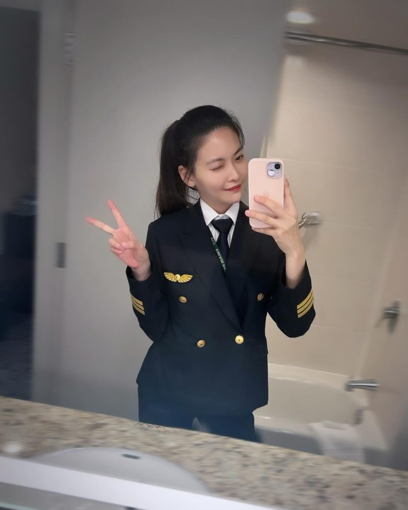 EVA Air Pilot Goes Viral On Social Media, Was Trainee Graduate For ...