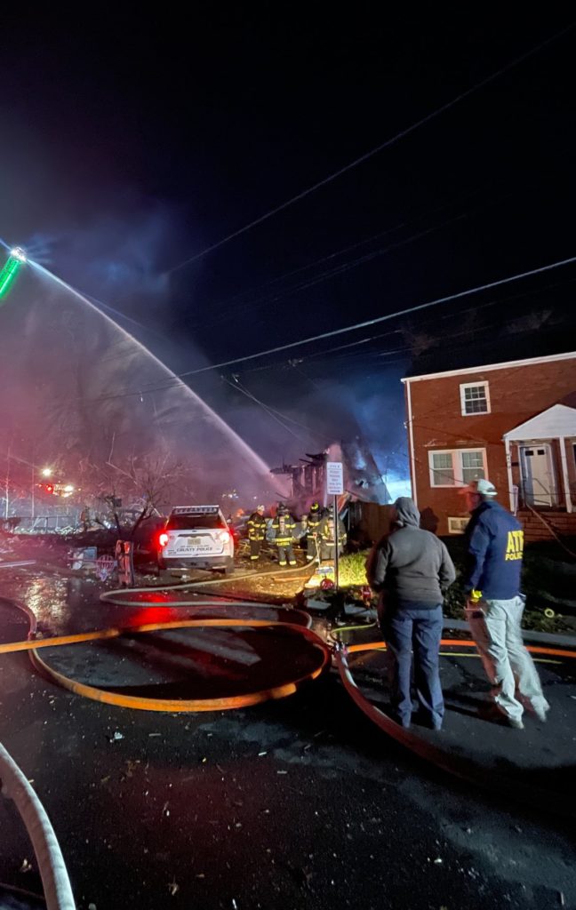 US House Explodes & Bursts Into Flames, Nearby Homes Lose Electricity ...