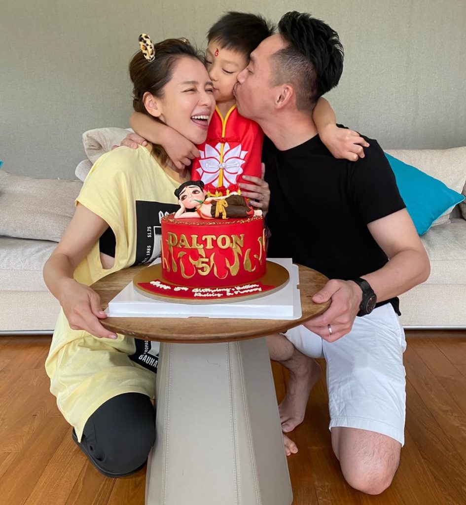 Singer Vivian Hsu & S'porean Husband Divorce, Say They Couldn't ...