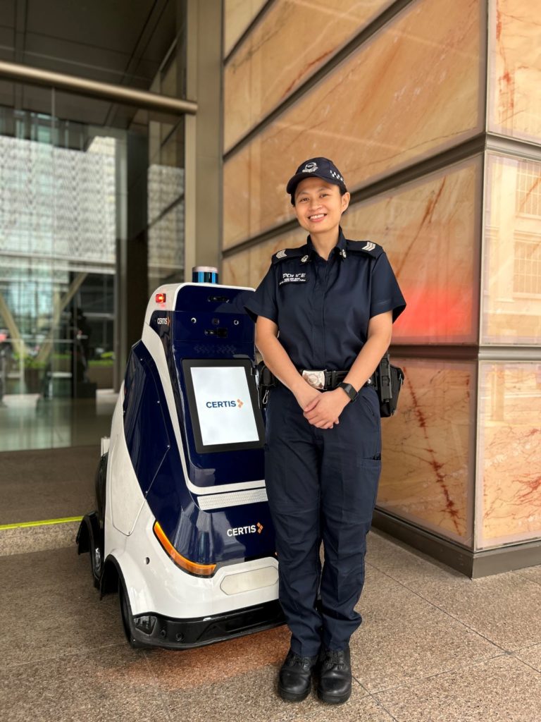 What Auxiliary Police Officers Do In S'pore & How They're Different ...