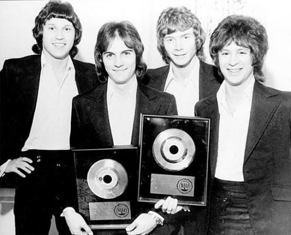 'All By Myself' singer & former Raspberries frontman Eric Carmen dies ...