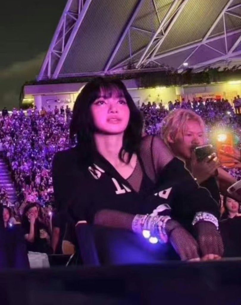 Blackpink’s Lisa attends Taylor Swift's 'Eras Tour' in S’pore a day ...