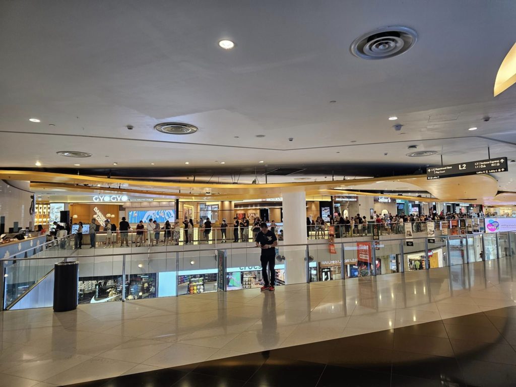 Long queue snakes around VivoCity for Ben & Jerry's 'Free Cone Day' on ...