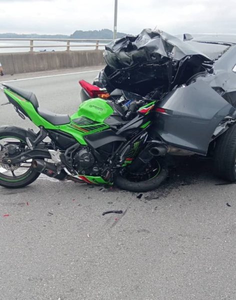 Motorcycle crashes into rear end of car at Tuas Second Link, rider ...