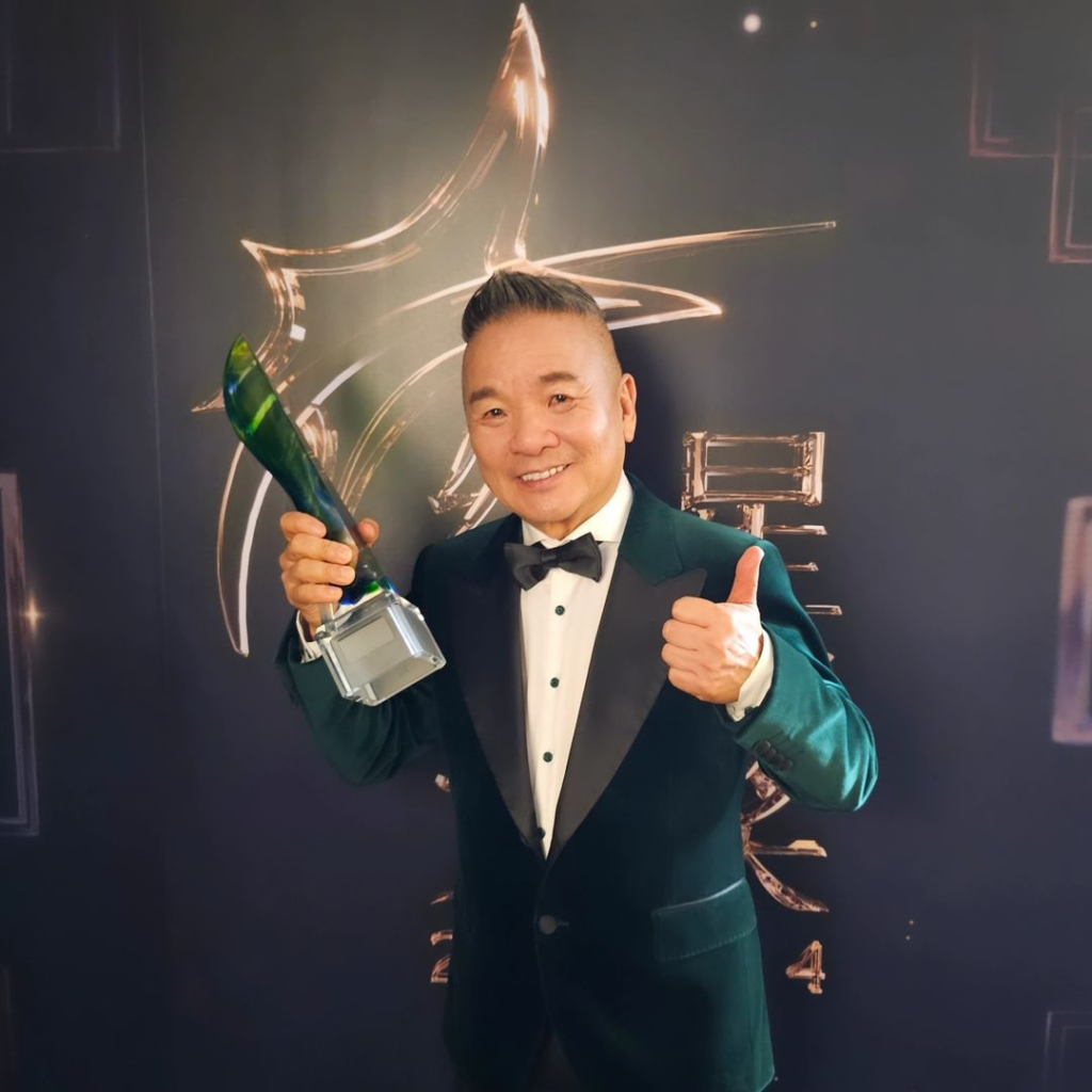 Marcus Chin sings acceptance speech to thank supporters during Star Awards
