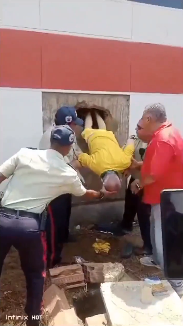Venezuela prisoners dig hole to escape, emerge into a police workshop ...