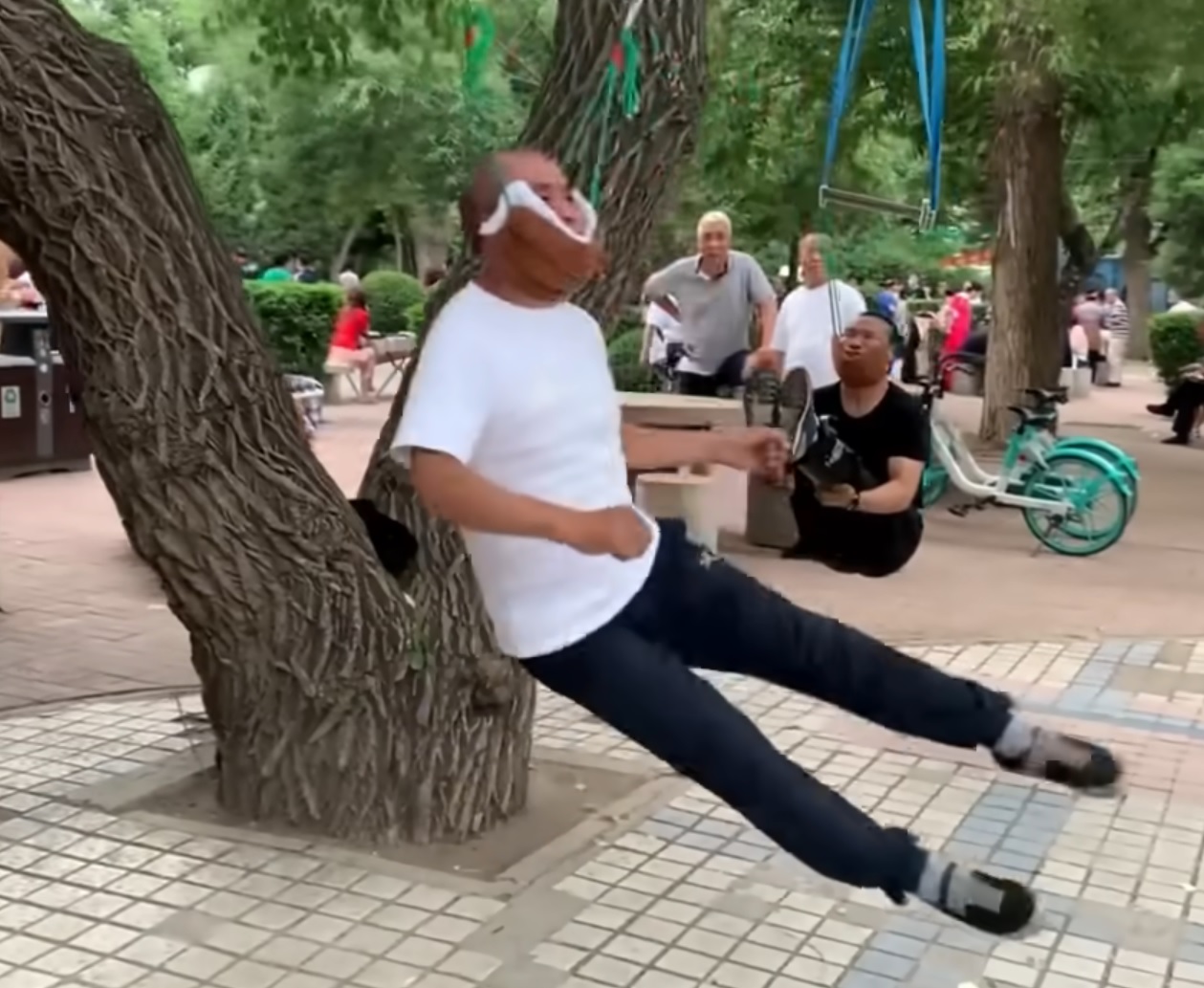 Man in China dies from popular 'neck hanging' exercise