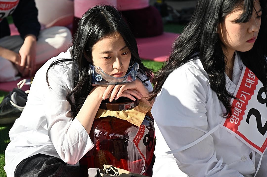 Do nothing for 90 minutes: Seoul holds 'space-out' competition with 80 ...