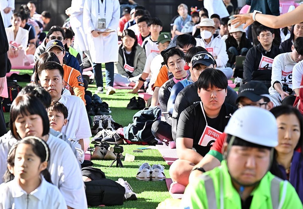 Do nothing for 90 minutes: Seoul holds 'space-out' competition with 80 ...