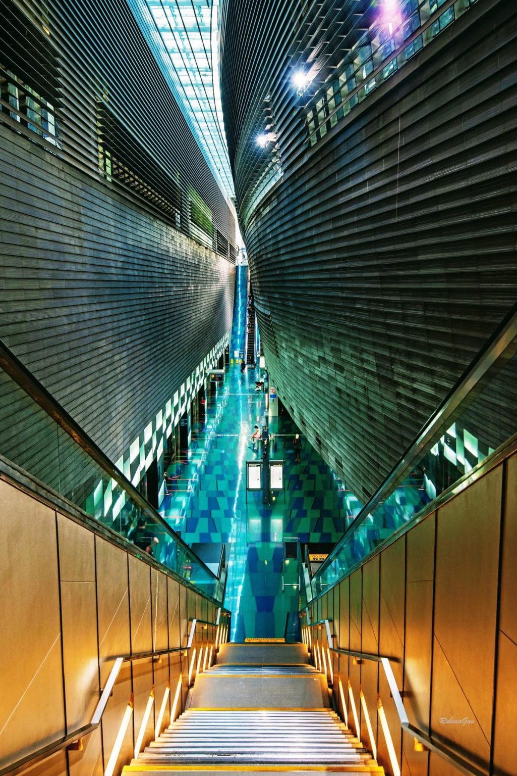 Stunning photos of S'pore MRT stations go viral, they look so aesthetic