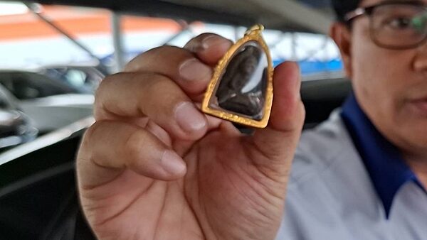 Man in Thailand gets shot at over 10 times & survives, claims amulet ...