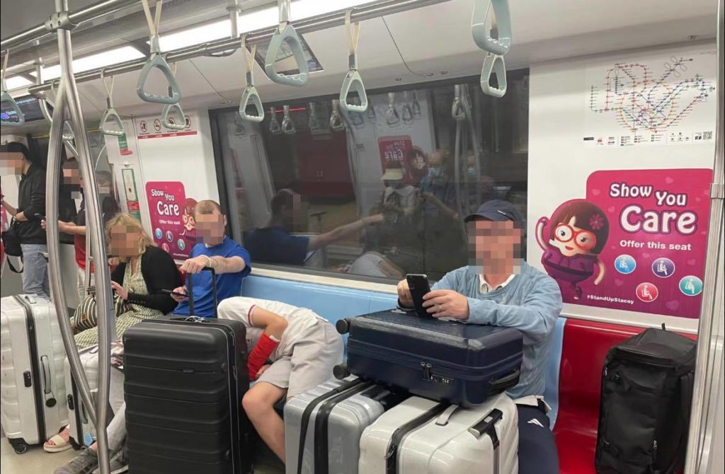 Netizen complains about group taking up multiple seats on MRT, Internet ...