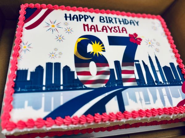 ICA gives M'sia cakes to celebrate Merdeka Day, keeps up annual tradition