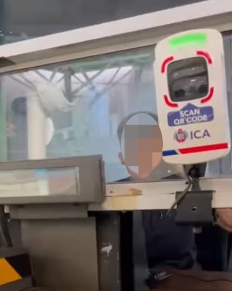 Traveller accuses ICA officer of being rude & shares his photos online ...