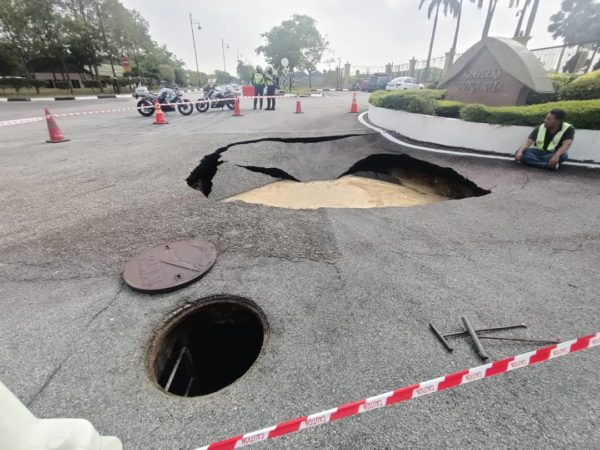 5m-wide sinkhole appears at KL airport, likely caused by leaking sewage ...