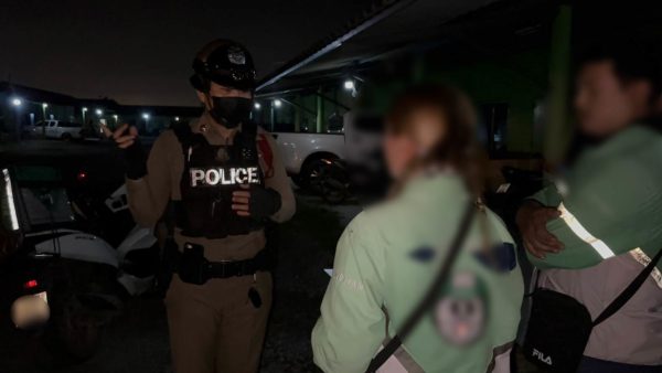 Customer in Thailand refuses to pay for fried chicken, claims ...