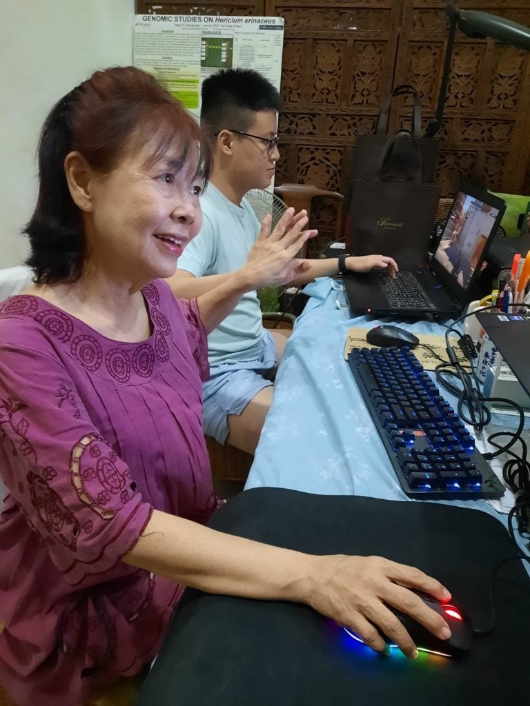 Senior gamers play 'Counter-Strike', seek more gaming buddies