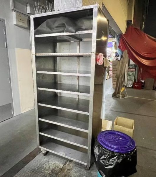Overflowing tray return rack in Kembangan draws attention after cleaner ...