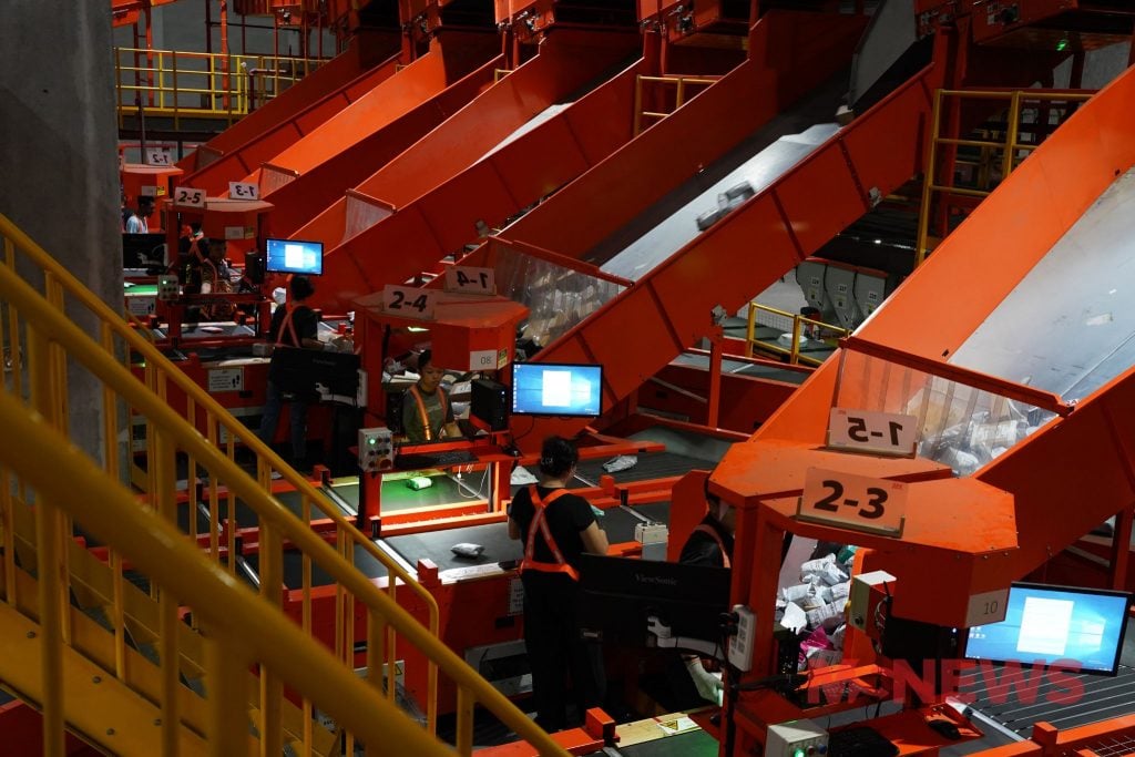 Inside look: Here’s how your Shopee parcels get to you in 24 hours