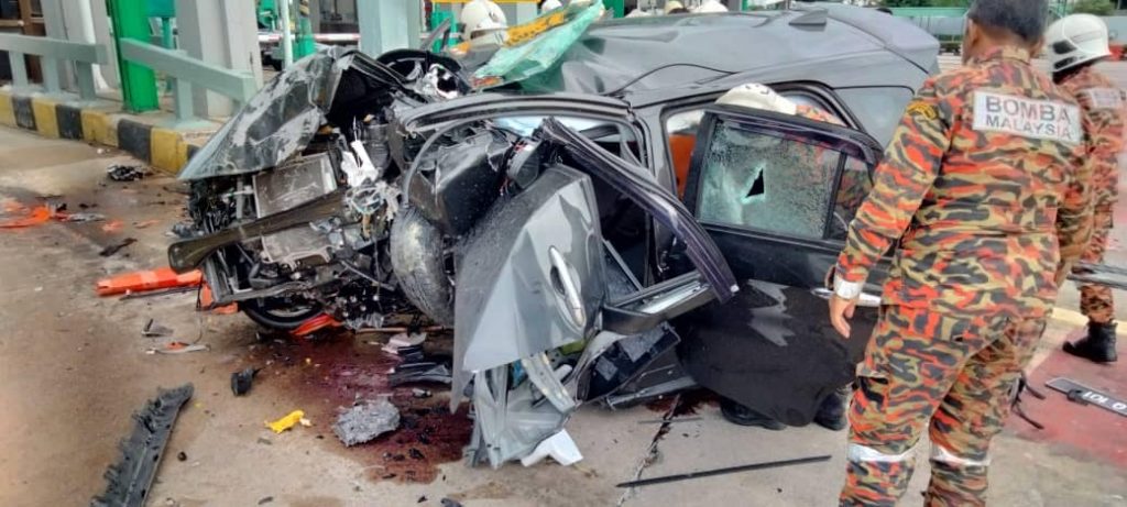 18-year-old passenger dies in Penang toll plaza crash, 2 others injured