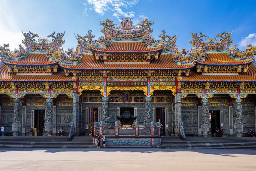 Money mule visits temple in Taiwan for good luck before meeting scam ...