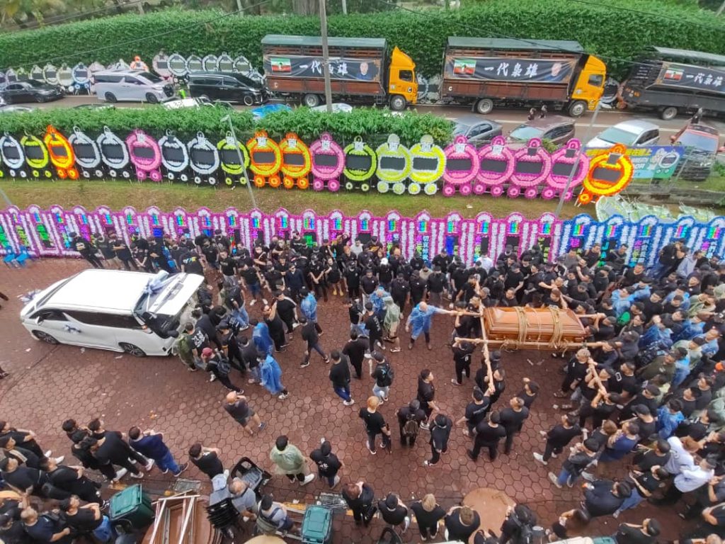 Grand funeral held for JB shooting victim, with 1,500 mourners, lion ...