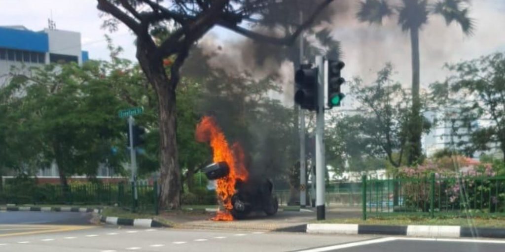 Motorcycle catches fire along Crawford Street in Kallang, no injuries ...