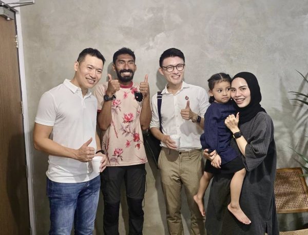 Ex-Army chief David Neo spotted accompanying Baey Yam Keng at Tampines ...