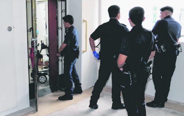 2 elderly men found dead in Ang Mo Kio & Sengkang flats on the same day ...